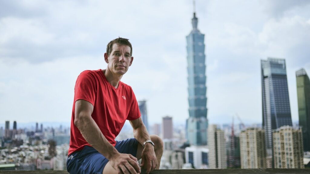 Friday TV: Alex Honnold Climbs a Skyscraper - TV EYE